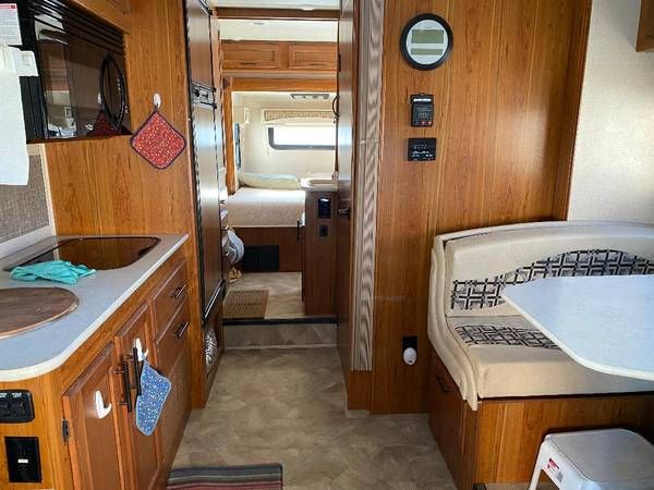 2016 Jayco Melbourne 24K - National Vehicle