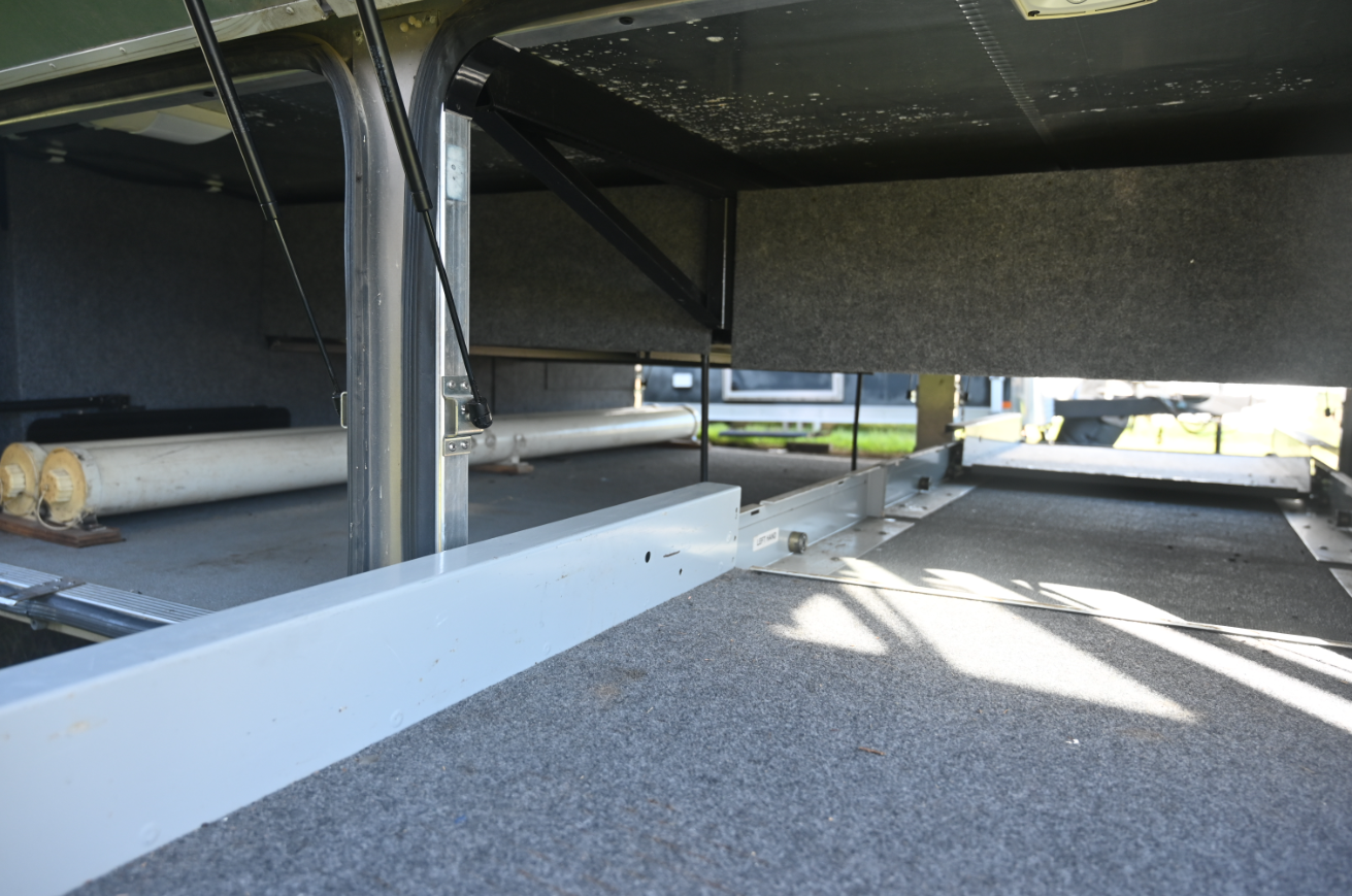 2006 Airstream Land Yacht XL 396 - National Vehicle