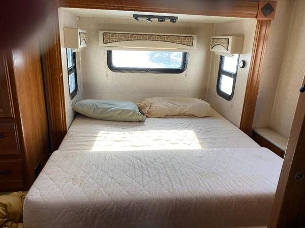 2016 Jayco Melbourne 24K - National Vehicle
