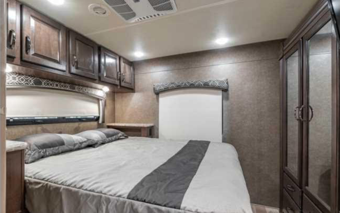 2020 Thor Motor Coach Chateau 31W - National Vehicle